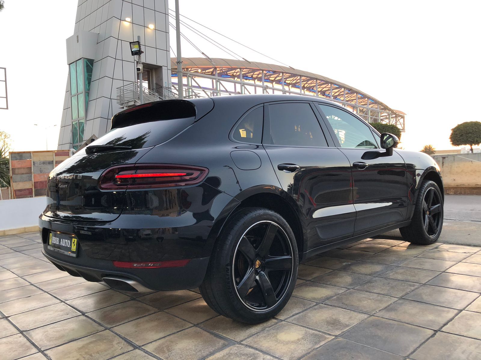 Annonce vente Porsche Macan Black édition à Tunis