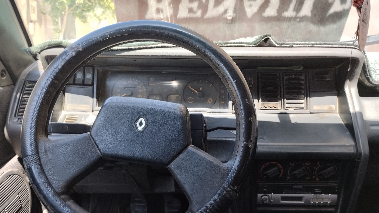 Annonce vente Renault R 21 à Monastir