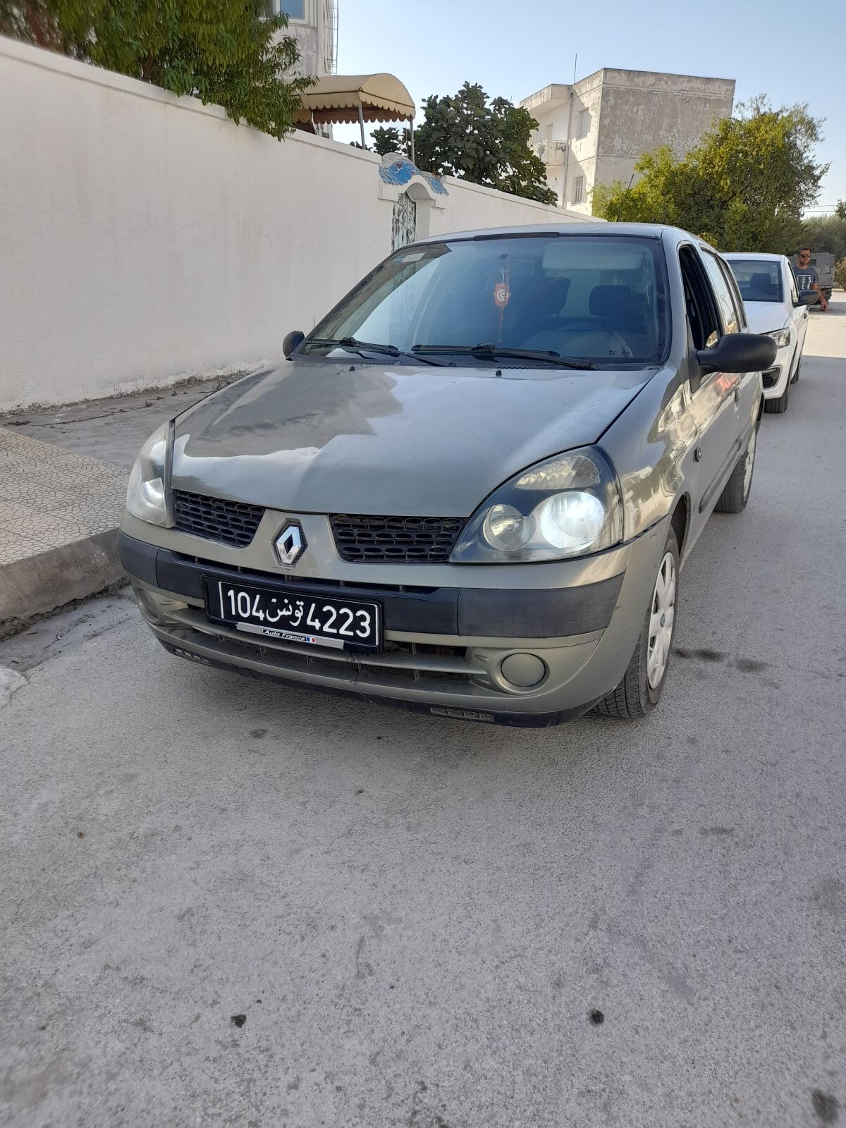 Annonce vente Renault Clio bombé à Tunis