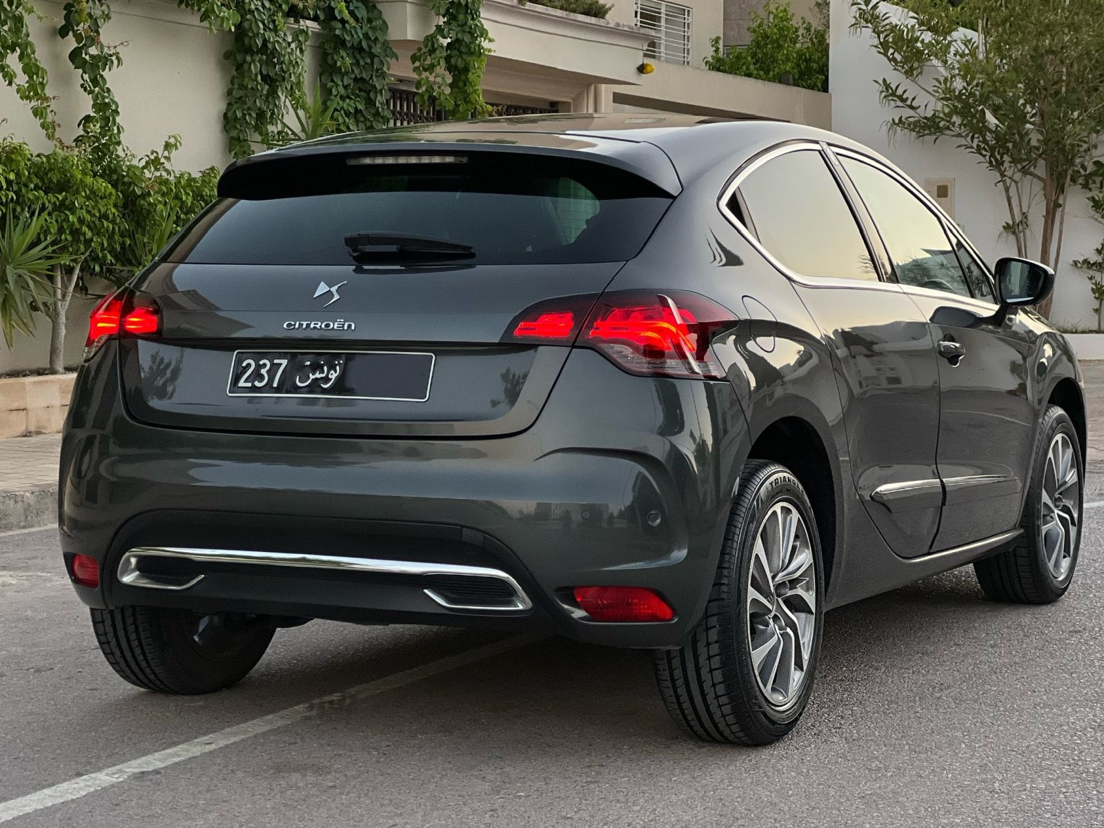 Annonce vente DS 4 Diesel neuve à Ariana