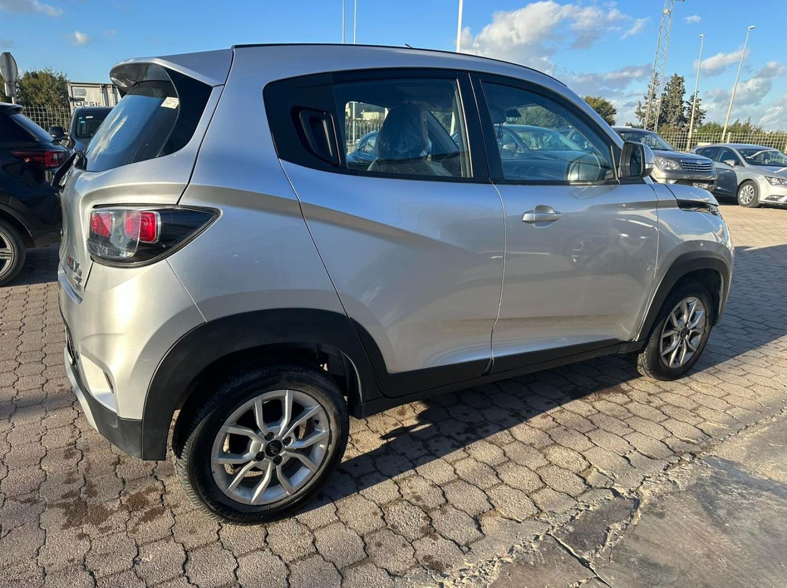 Annonce vente Mahindra KUV 100 à Ben Arous