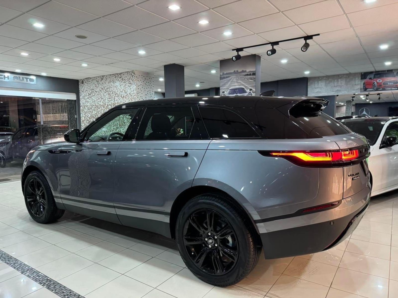 Annonce vente Land Rover Range Rover Velar P250 à Tunis