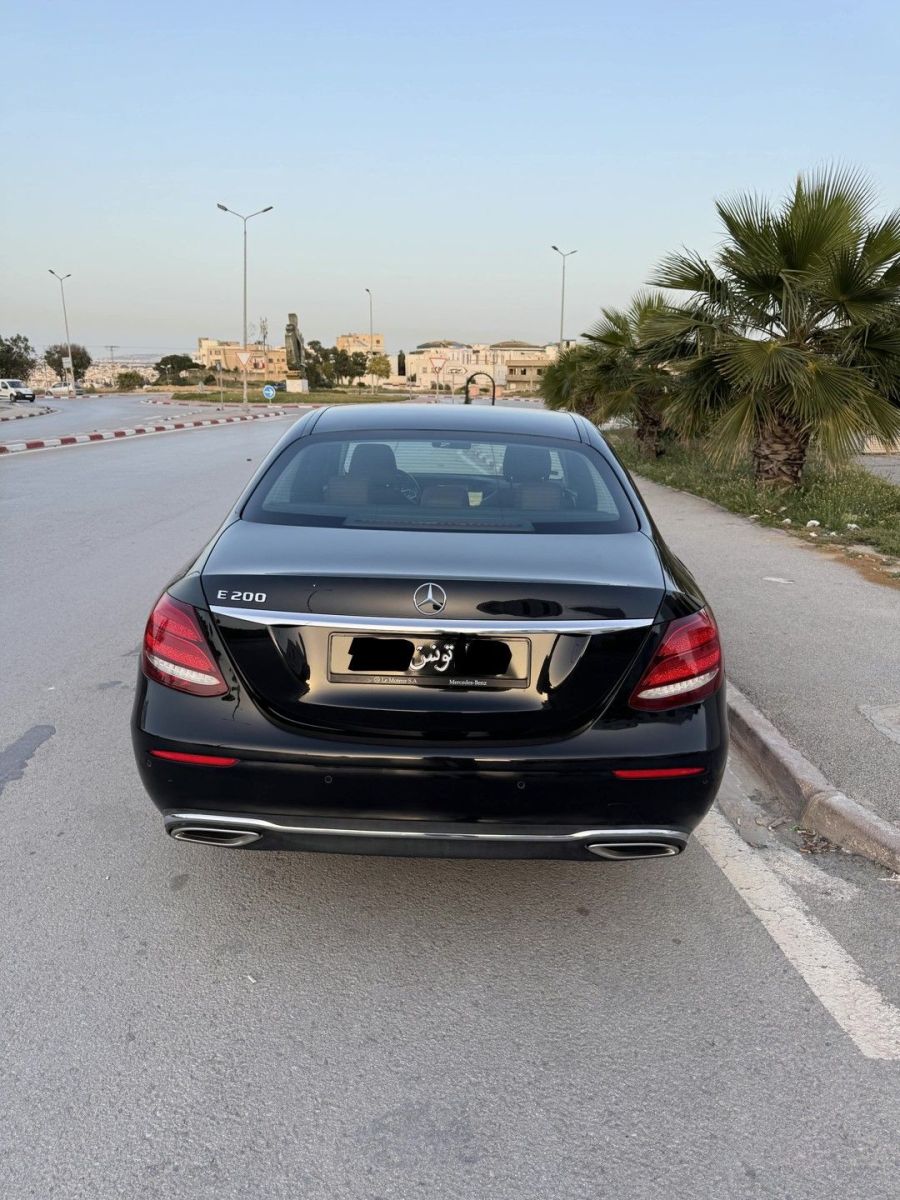 Annonce vente Mercedes-Benz 200 Exclusive à Ariana